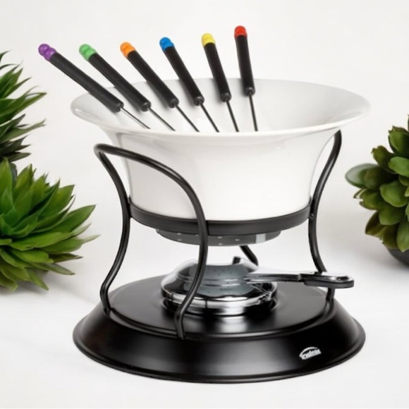 trudeau | Kitchen | Trudeau Flare Piece Stoneware Fondue Set Nwt | Poshmark